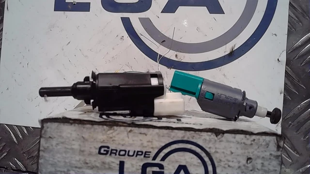 CONTACTEUR FEU STOP RENAULT MASTER 3 PHASE 2 253205115R EUR 25,50 ...