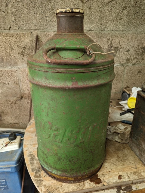 LARGE VINTAGE 25 Litre 5 Gallon Castrol oil can / container with lid ...