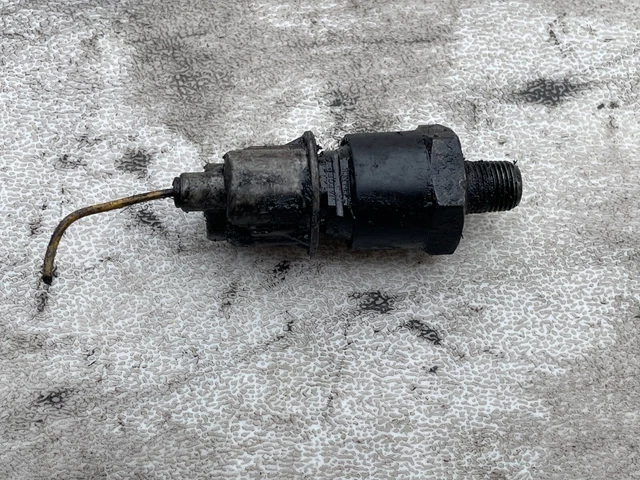 GENUINE TOYOTA ENGINE Oil Pressure Sensor Switch Toyota Lexus Etc £16. ...