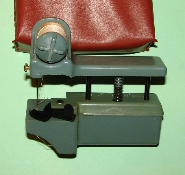 VINTAGE DEXTER SEWING Machine ca 1950's With Book And Pouch Case $22.02 ...