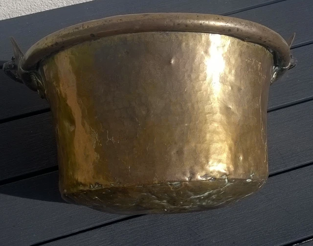 ANCIEN CHAUDRON EN Cuivre Martelé Et Rivets Anse En Fer Forgé Fin 18 ...