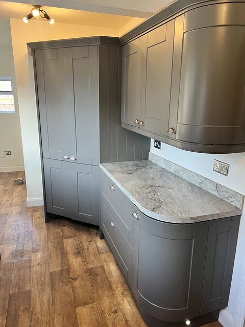 WREN INFINITY PLUS Kitchen With Range Cooker And Integrated Dishwasher ...