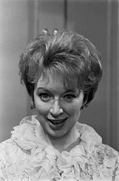 ENGLISH ACTRESS JUNE Whitfield Posed On The Set 1967 OLD PHOTO $9.00 ...