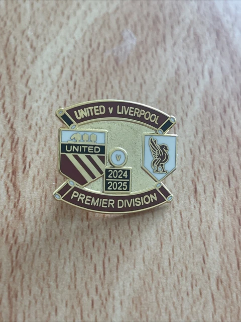 MANCHESTER UNITED LIVERPOOL Premier League Match Day Badge 2024/25 Mufc ...