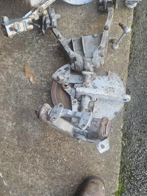 RELIANT SCIMITAR GTE SE6a FRONT SUSPENSION BRAKE & HUB ASSEMBLIES £59. ...