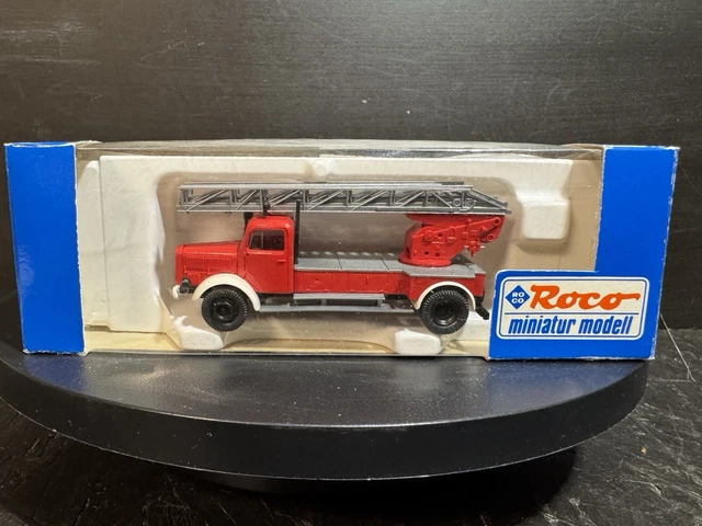 ROCO 1:87 1397 Mercedes DL22 Drehleiter der Feuerwehr in OVP EZ8146 EUR ...