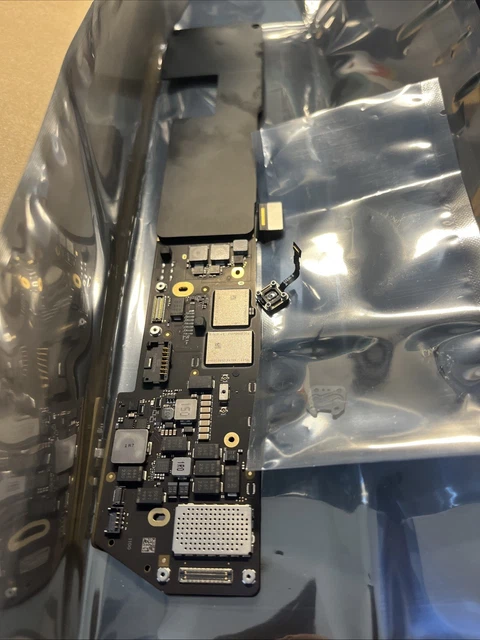 MACBOOK AIR 13& A2337 Logic Board M1 8CPU/7GPU 8GB 256GB 820-02016-A ...