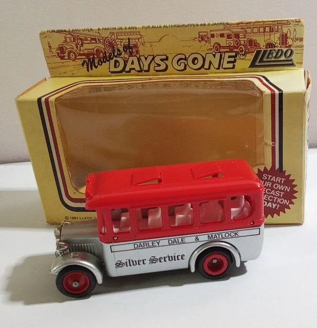 PT9095 - SILVER Service Coach Bus - KNU 446 at Matlock in 1961 - Print ...