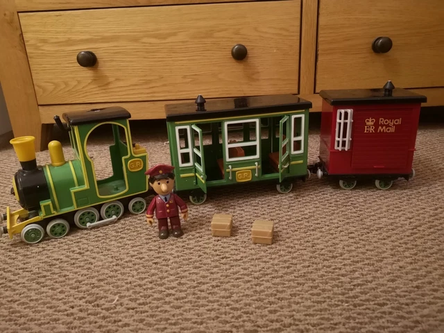 POSTMAN PAT GREENDALE Rocket Motorised Train with Sounds and Ajay ...