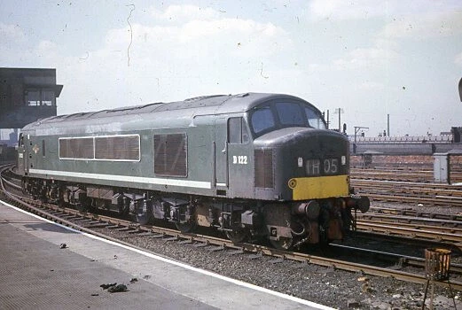 ORIGINAL COLOUR SLIDE of D122 BR class 45 Peak diesel at Mcr Central £ ...
