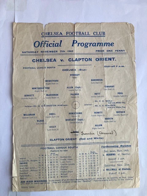 CHELSEA - CLAPTON ORIENT . 7th NOVEMBER 1942. PROGRAMME . 1942-1943 . £ ...