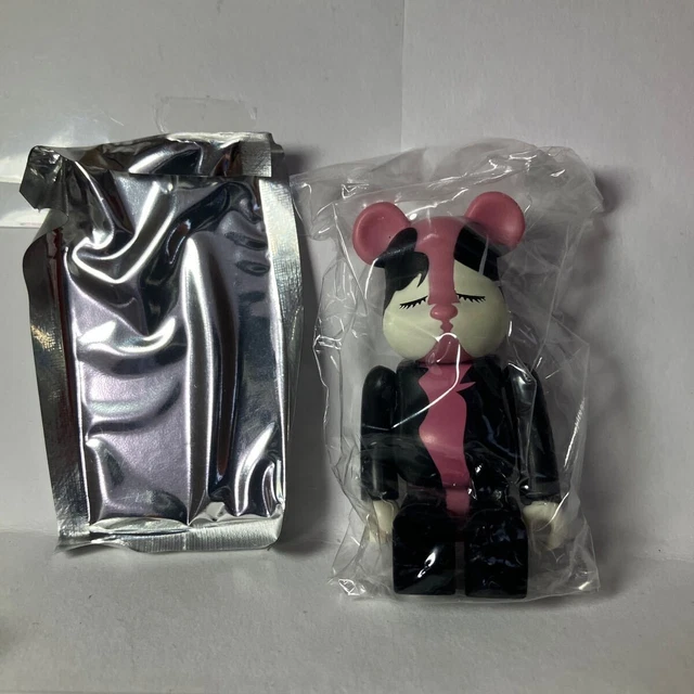 BEARBRICK SERIE 4 Niño Niña Beso Figura Coleccionable Usado Tarjeta Sin ...