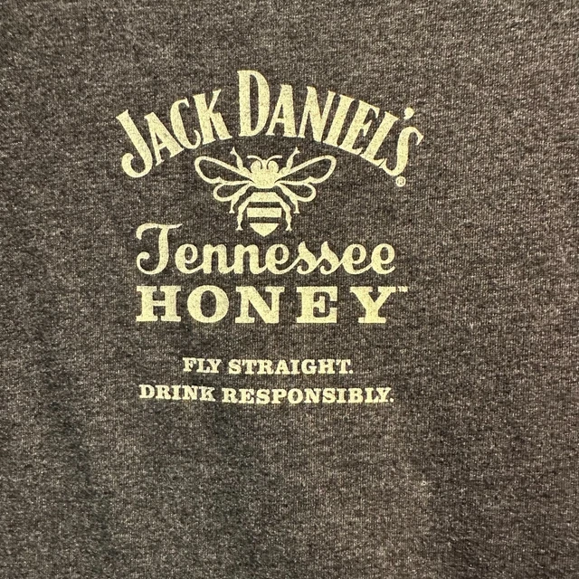 JACK DANIEL'S SIZE Med. Tennessee Honey Bee Keeper Crop V-Neck Tank ...