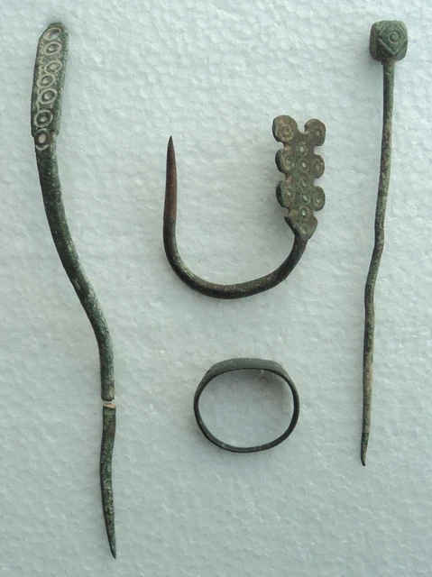 LOT DE 3 épingles mérovingiennes et une bague mérovingienne ...