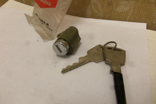 NOS GENUINE TOYOTA トヨタ CYLINDER LOCK CLASSIC LANDCRUISER HILUX STOUT ...