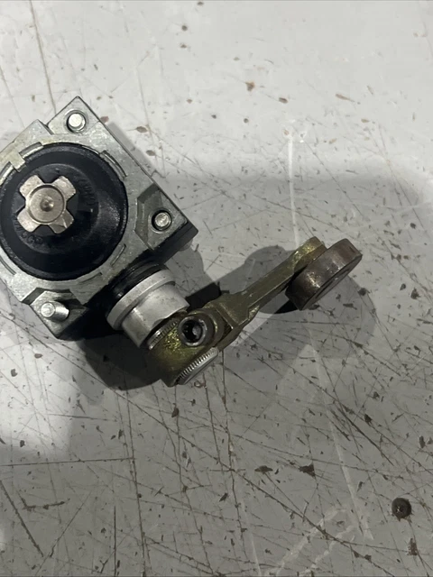🔥SQUARE D CLASS 9007 Limit Switch Operating Head W/ Arm, Used, Free ...