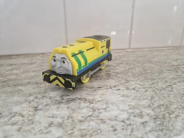 RAUL TRACKMASTER BATTERY Powered Train Thomas And Friends £7.00 ...