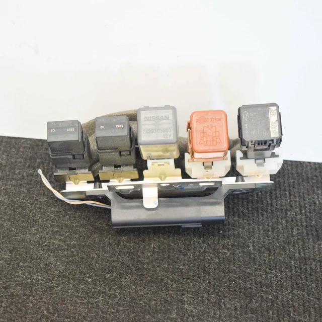 2016 NISSAN QASHQAI J11 252309F905 5WK48775 1.5d 81kw Fuse Relay Box £ ...