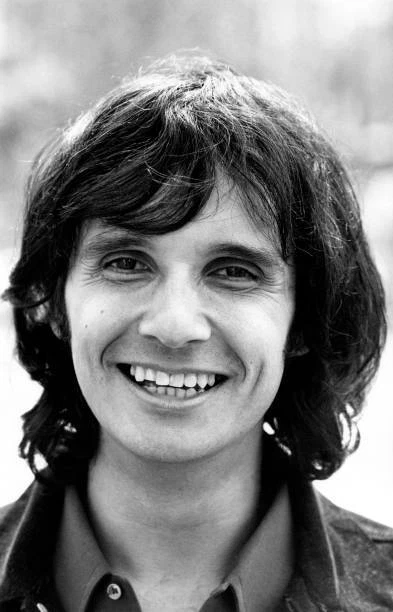 THE BRASILIAN SINGER Roberto Carlos Is Sat On A Park Bench Signing OLD ...