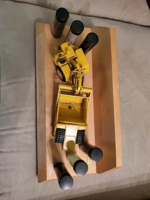 NZG MODELS - 1/50 621 CATERPILLER Motor Scraper - Displayed $145.00 ...