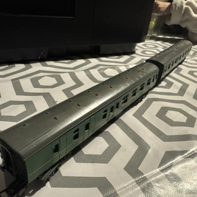 LIMA HO/00 GAUGE '2 x Southern Coaches 1 x First/Comp + 1 x Brake' £12. ...