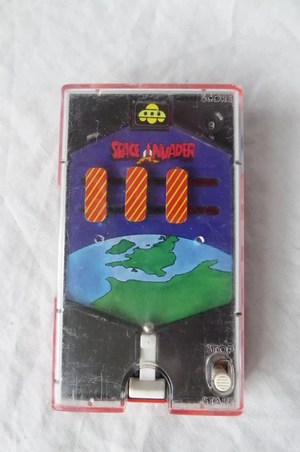 VINTAGE POCKETEERS SPACE INVADER Handheld Mechanical Game by Tomy ...