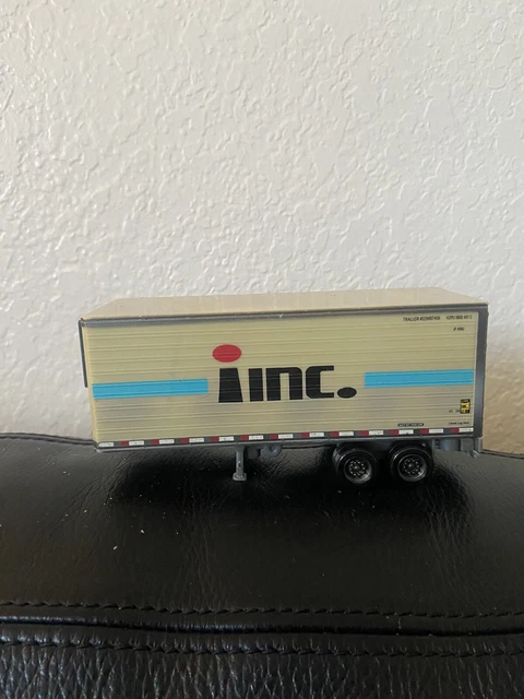 REMORQUE DISNEY PIXAR Cars 2 Loose Chet Boxkaar Transporteur EUR 85,00 ...