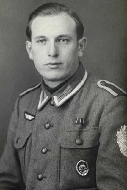 PK PORTRAIT FOTO WH Wehrmacht Uffz. Ärmelschild Demjansk Schild ...