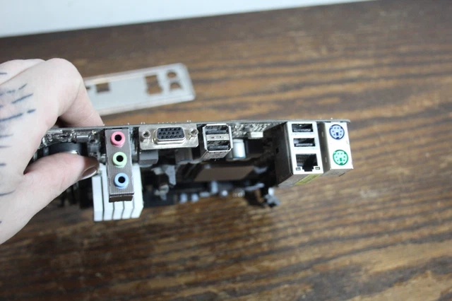 ASROCK 960GM-VGS3 FX AM3+ Mainboard Sockel 2x 4GB DDR3 With AMD FX CPU ...