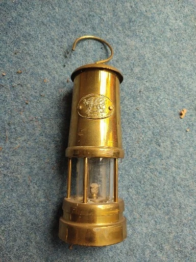 VINTAGE FULL SIZE & Functional Welsh Brass Miners Davy/Safety Lamp £45. ...