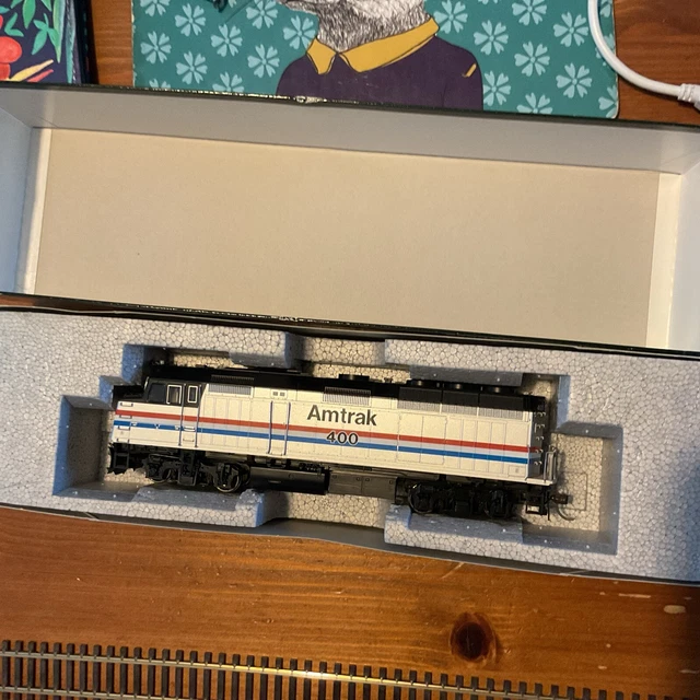 KATO 37-6553 HO gauge EMD F40PH in Amtrak silver livery no.400 DCC Sound Fitted £145.00 ...