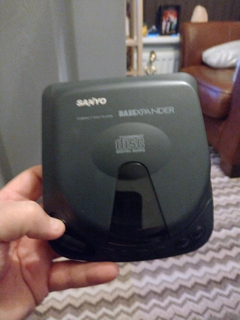 SANYO PORTABLE CD Player Bassxpander Model CDP-150 £15.00 - PicClick UK