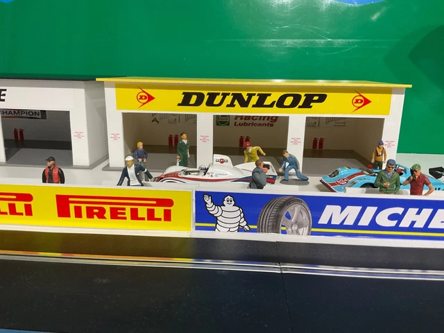 1:32 SCALE DUNLOP Racing 3x Car Pit Garage Scalextric SCX Carrera F1 GT ...