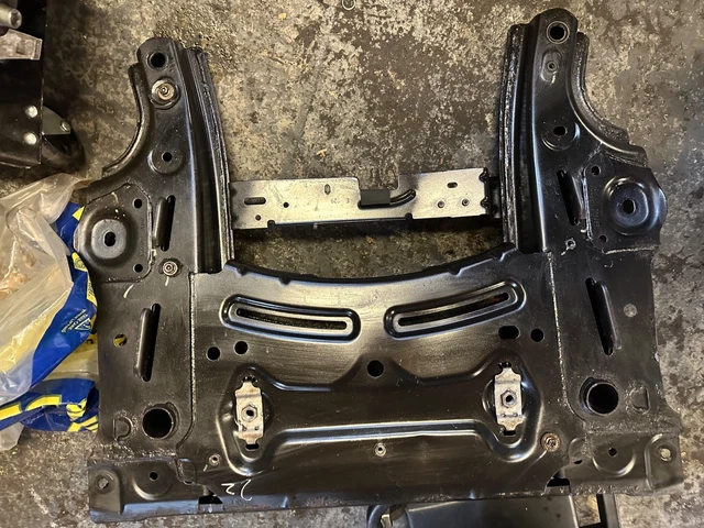 GENUINE SMART FORFOUR Front Subframe Cradle 2015-21 W453 A4533306600 £ ...