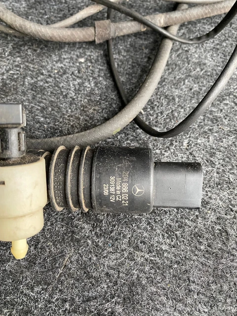ORIGINAL MERCEDES BENZ W204 pump washing system A2048660221 £25.90 ...