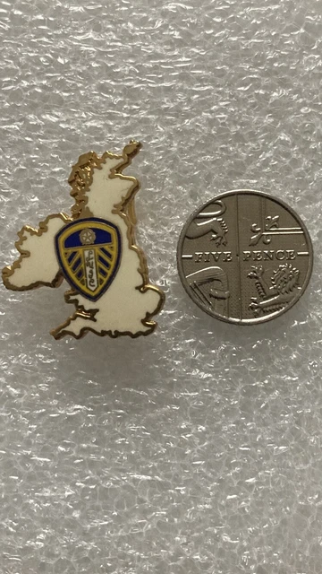 LEEDS UNITED UK Map Badge £4.00 - PicClick UK