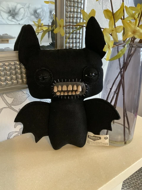FUGGLER COUNT FUGGULA Black Bat Chase Glow Eyes Teeth, Gold Button Rare ...