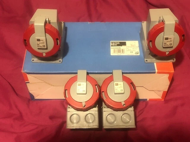 MK COMMANDO 415V 32 Amp 4 Pin MK Commando 3PH & E IP67 K9765RED Wall ...