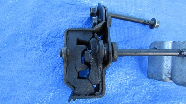 84-92 FIREBIRD CAMARO z28 torque arm mounting bracket w exhaust bracket ...