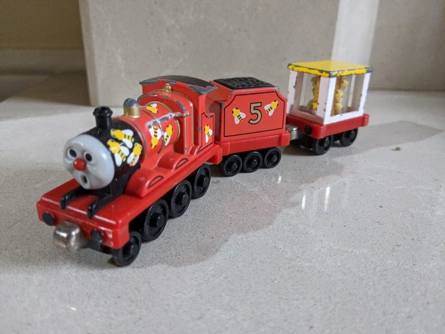 DIE CAST JAMES goes Buzz Buzz Bees - Thomas the Tank Engine - 2002 ...