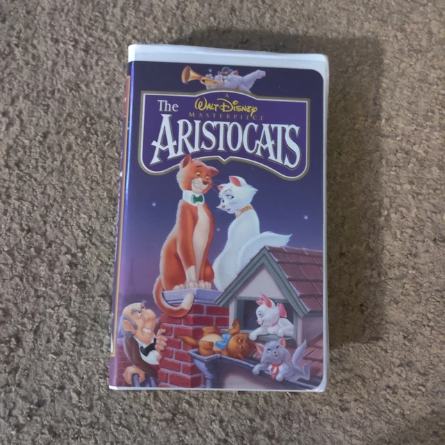 THE ARISTOCRATS WALT Disney Masterpiece VHS with advertising inserts. £ ...
