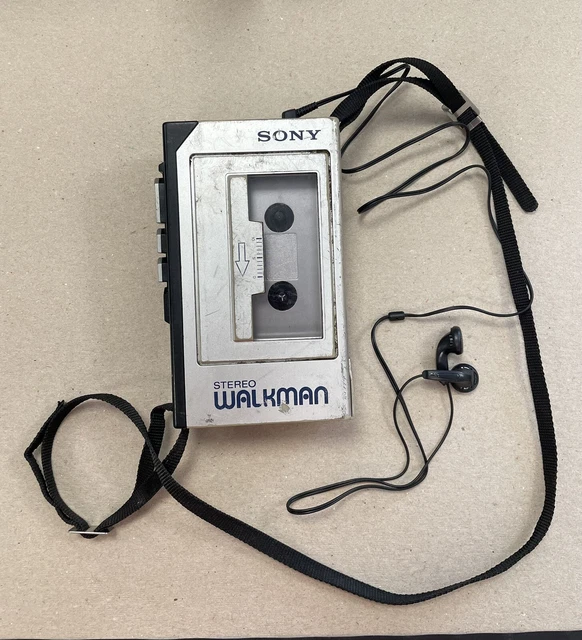 THE LAST OF Us, Ellie‘s Walkman WM-1 Great for Cosplay! Plays, but No ...