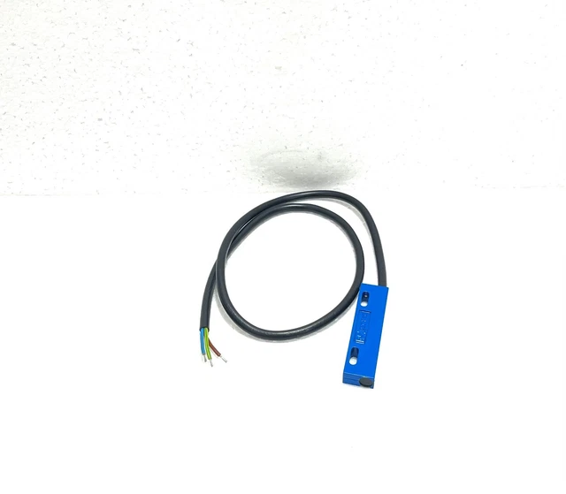 RS 339-746 HEAVY Duty Rectangular Reed Proximity Switch 250V 5A $141.02 ...