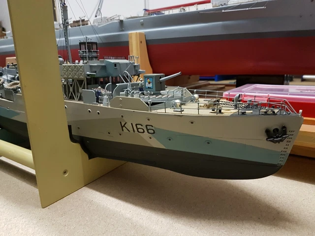 H.M.C.S. &SNOWBERRY& - 1:72 Modell der Korvette K166 der Royal Navy in ...