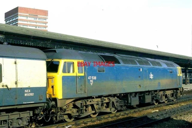 PHOTO CLASS 47 Loco No 47538 At Reading. Reailway Station C1988. £1.85 ...