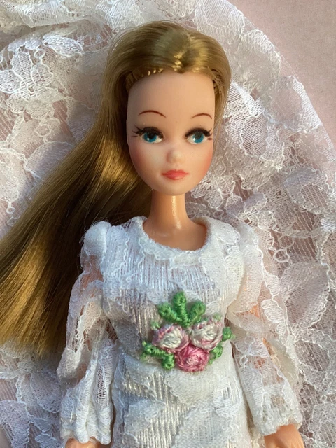 1970S PALITOY PIPPA 49/2 Pretty 'Bride' Doll,Dress, Veil & White Bow ...