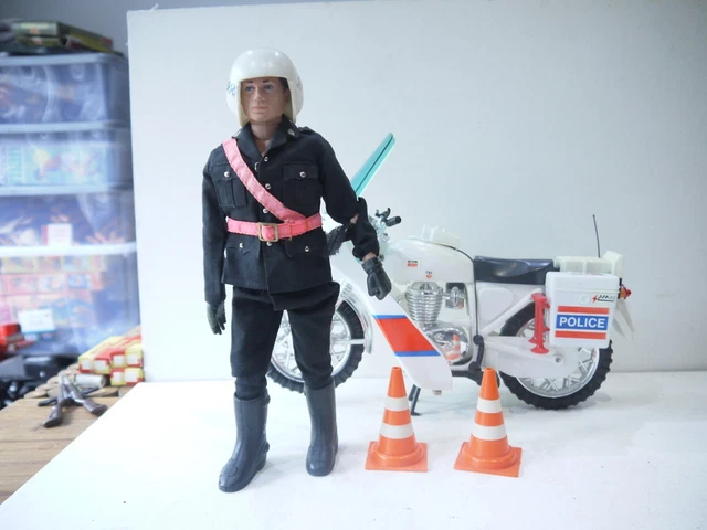 VINTAGE ACTION MAN gi joe team police motorcycle And Police Officer ...