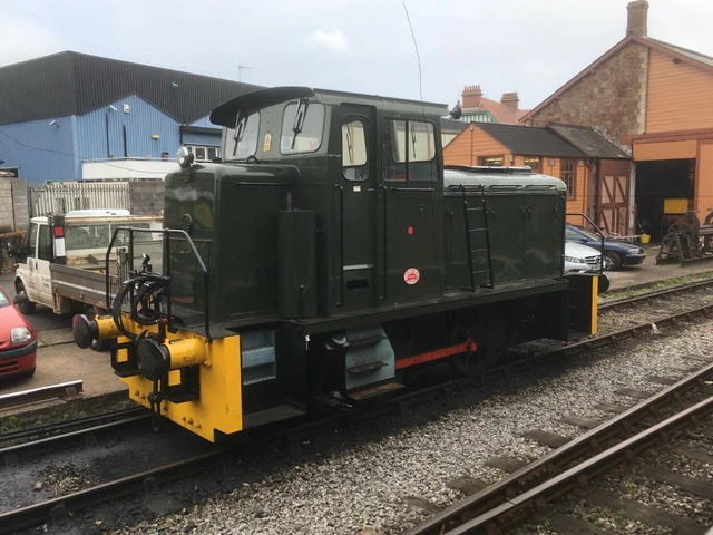 DIESEL TRAIN PHOTO Small Shunter Loco Photograph Ws Railway Picture ...