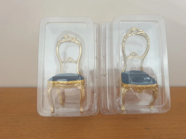MEUBLE DORÉ POUR maison de poupées victorienne 1/12 neuf Chaises x2 EUR 29,90 - PicClick FR