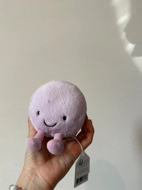 JELLYCAT PARIS PATISSERIE Amuseables May macaron with enamel pin -NEW £ ...